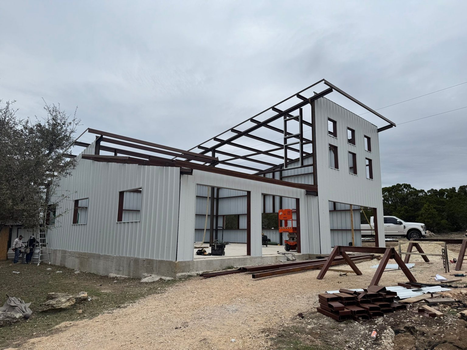 Suburban Buildings: Texas's Top Steel Construction Services